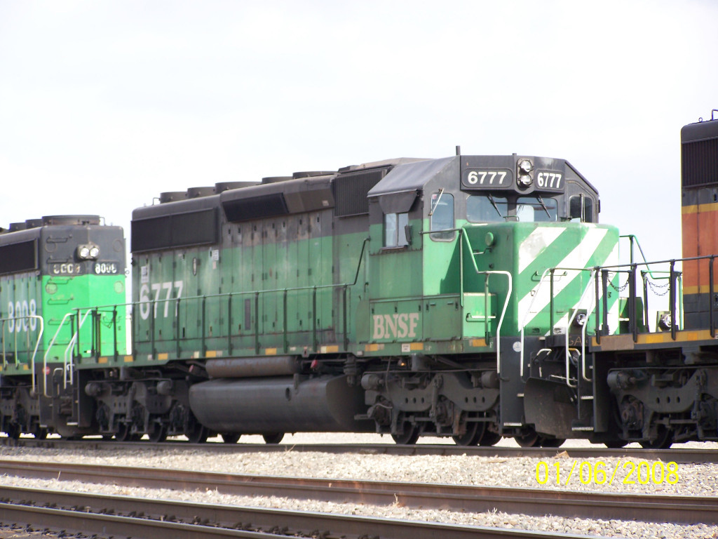 BNSF SD40-2 6777